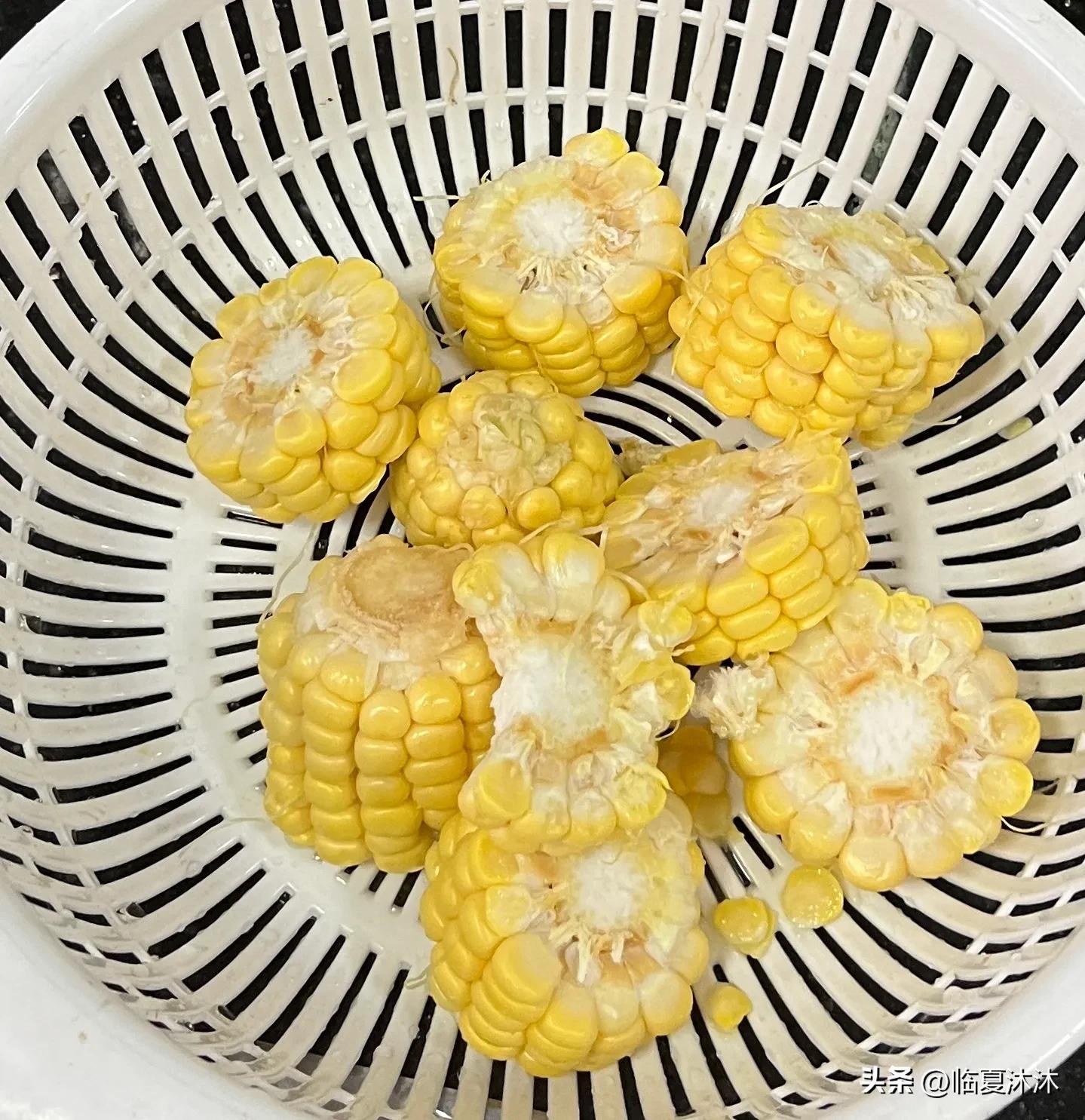 Make a yam fan bone soup that nourishes the lungs and strengthens the ...