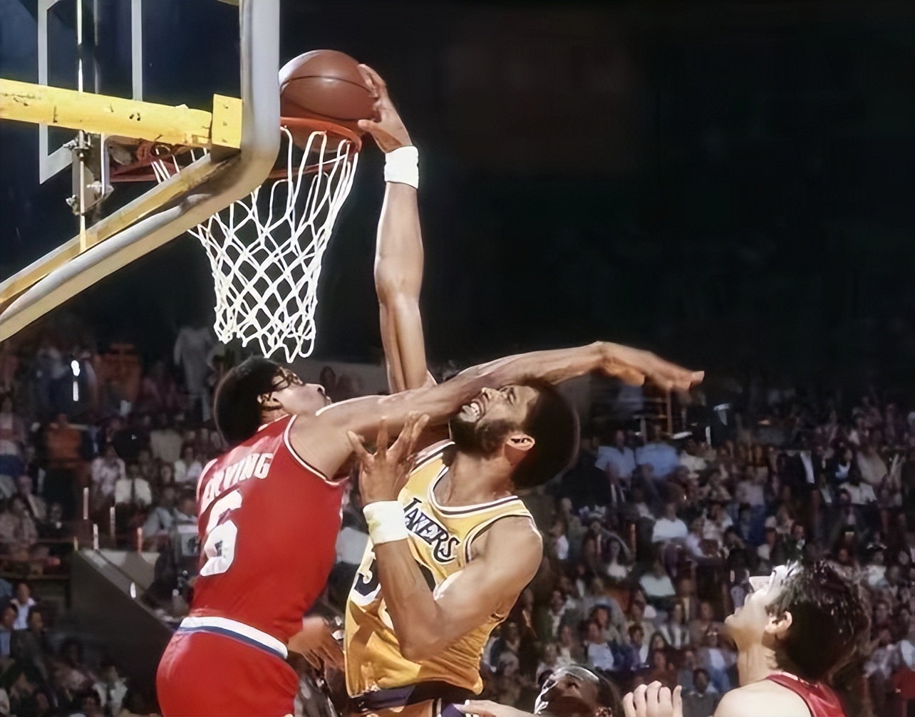 What are the unbreakable records of the top ten players in history ...