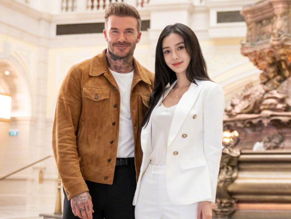 The 48-year-old Beckham was met by chance, his shirt was wrinkled and ...