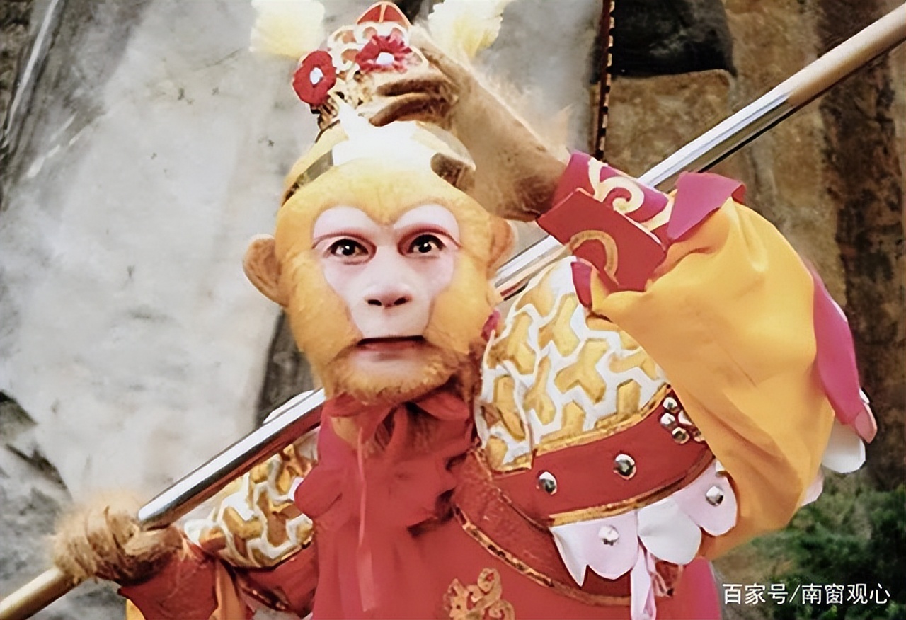 What does the "Monkey King" look like?Why are the descriptions in the ...