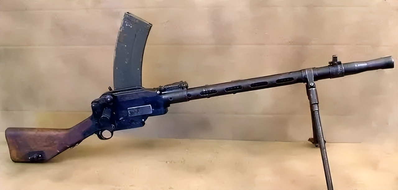 The world's first widely used light machine gun - Denmark's Madsen ...