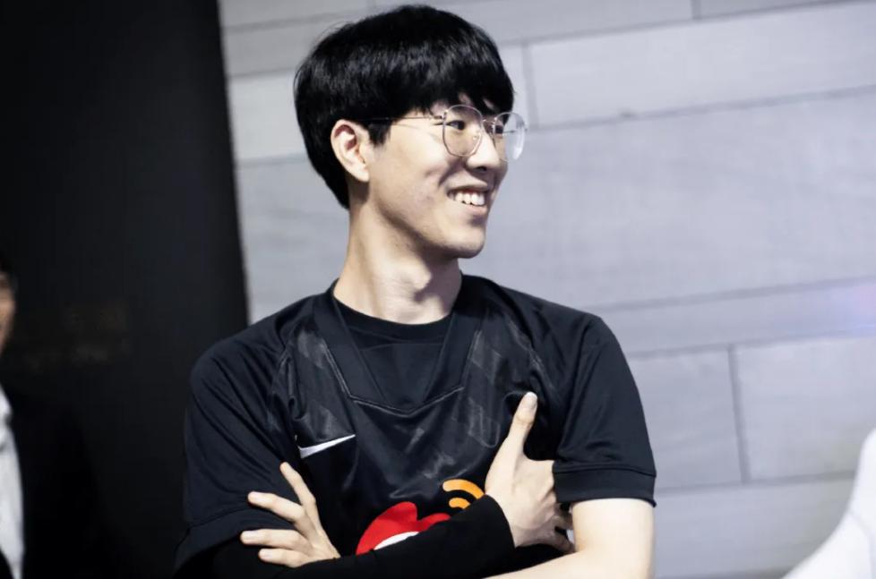 WBG officially announced the official connection of the S9 champion to assist Crisp!Galaxy ...