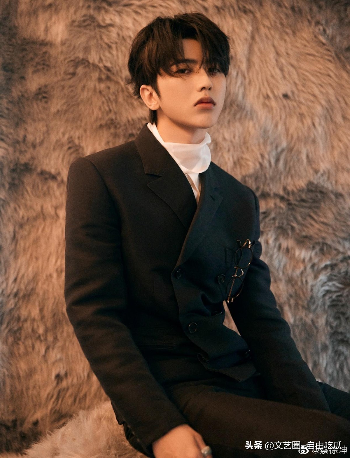 Cai Xukun officially announced the endorsement of the vivo S12 series ...