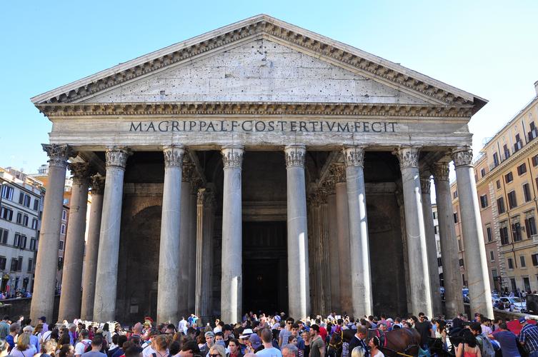 What is unique about the architecture of the Pantheon? What impact did ...