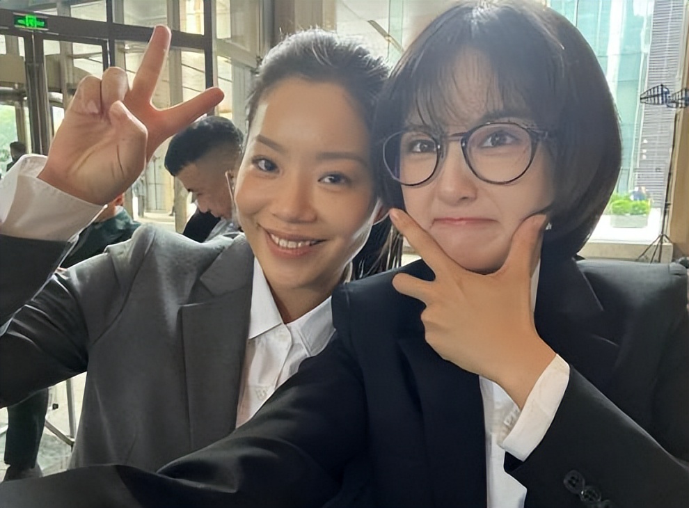 Wrinkled, curvy and cute, 45-year-old Ni Hongjie tells you what it ...