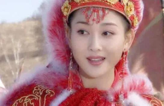 How beautiful was Ellie (Li Caihua) when she was young? - iNEWS
