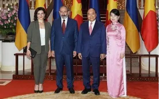 The First Lady of Vietnam: Born with a round face - iNEWS