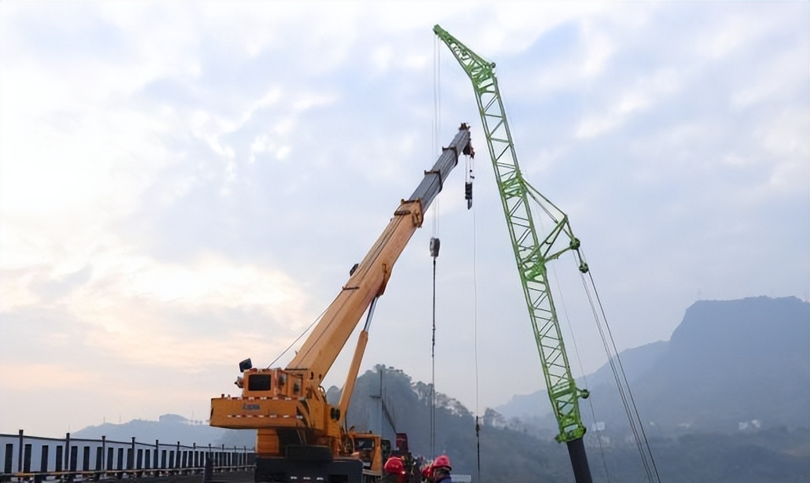 What is the operation of "building blocks" at the construction site of ...
