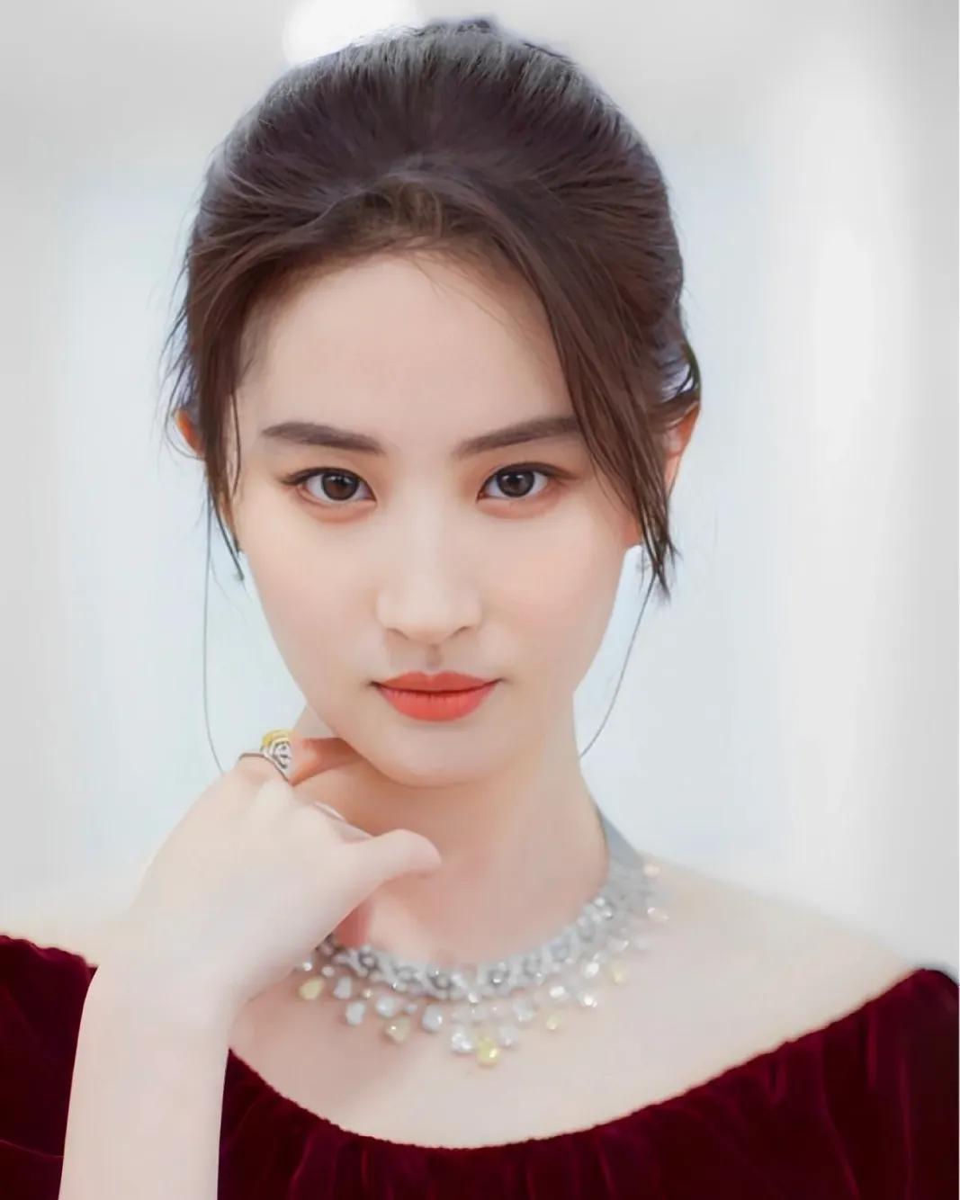 Gossip Fan said: Gao Ye, Zhou Yangqing, Dong Zijian, Liu Yifei, Li Yifeng, Chen Duling, Zhang ...