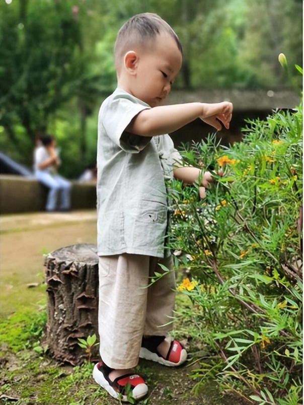 The traditional culture around me - "Clothes" Shang Chuchu "Magua" - iNEWS