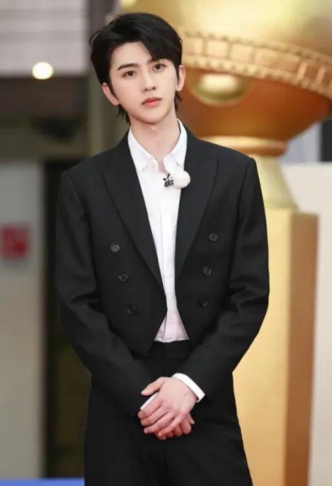 Running Man 10 episode 1, escaped Kun's life, but was stunned by Bailu ...