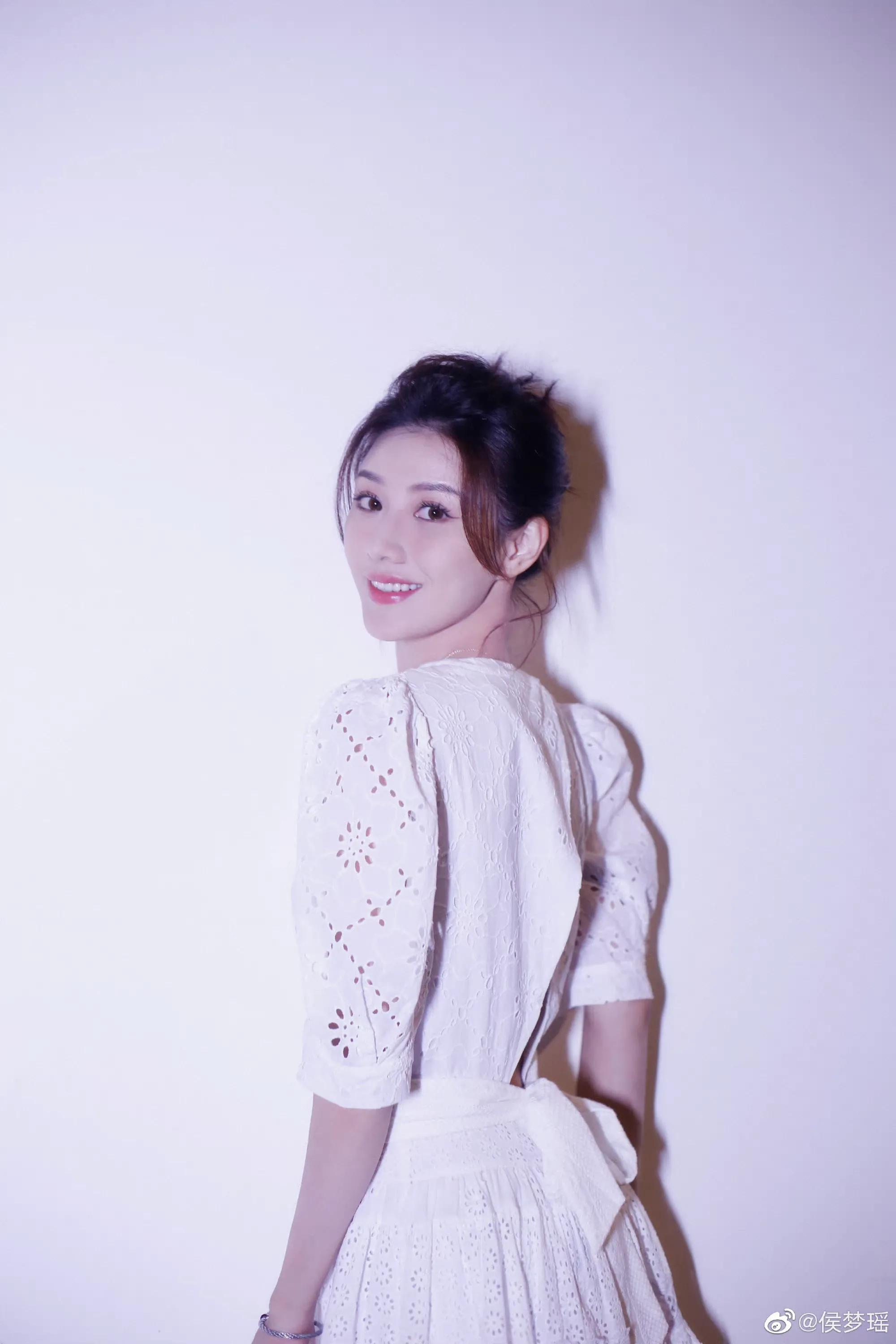 Hou Mengyao's beautiful picture - iNEWS