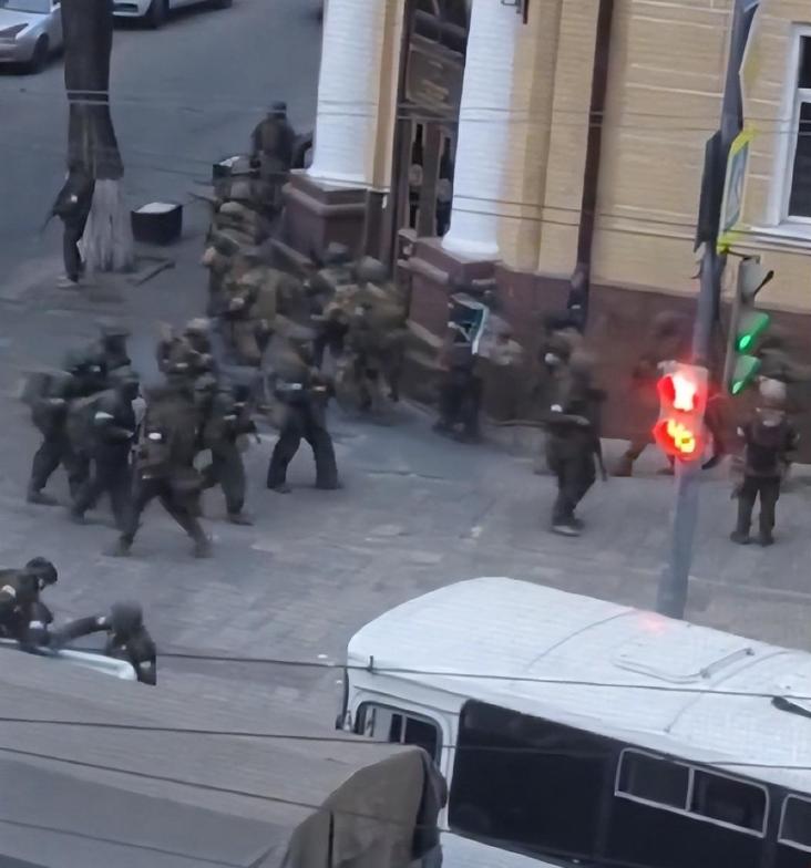 20,000 Wagner wrapped his hands in white cloth, T80 broke into the ...