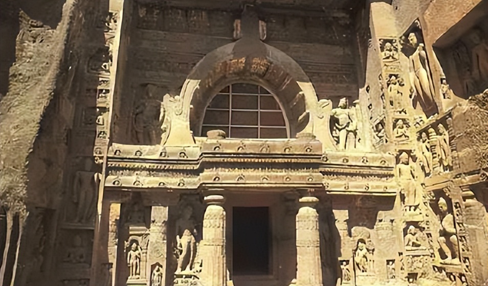 The historical background of the Gupta Dynasty, as well as the ...