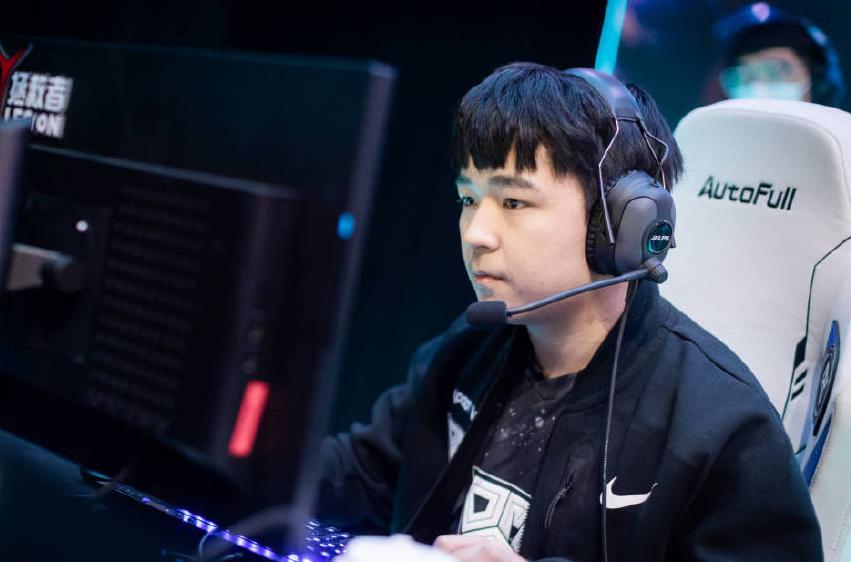 Uzi still out, BLG vs OMG!RA vs. V5, rookie performance is the key - iNEWS