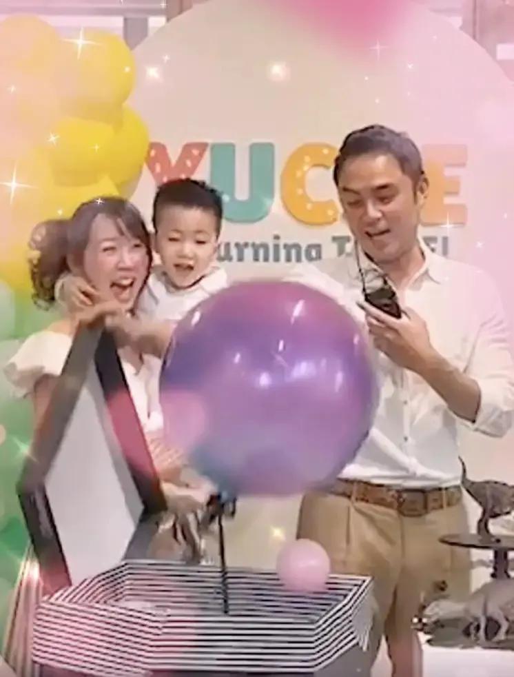 Ming Dao's first family portrait was criticized, and the good father's ...