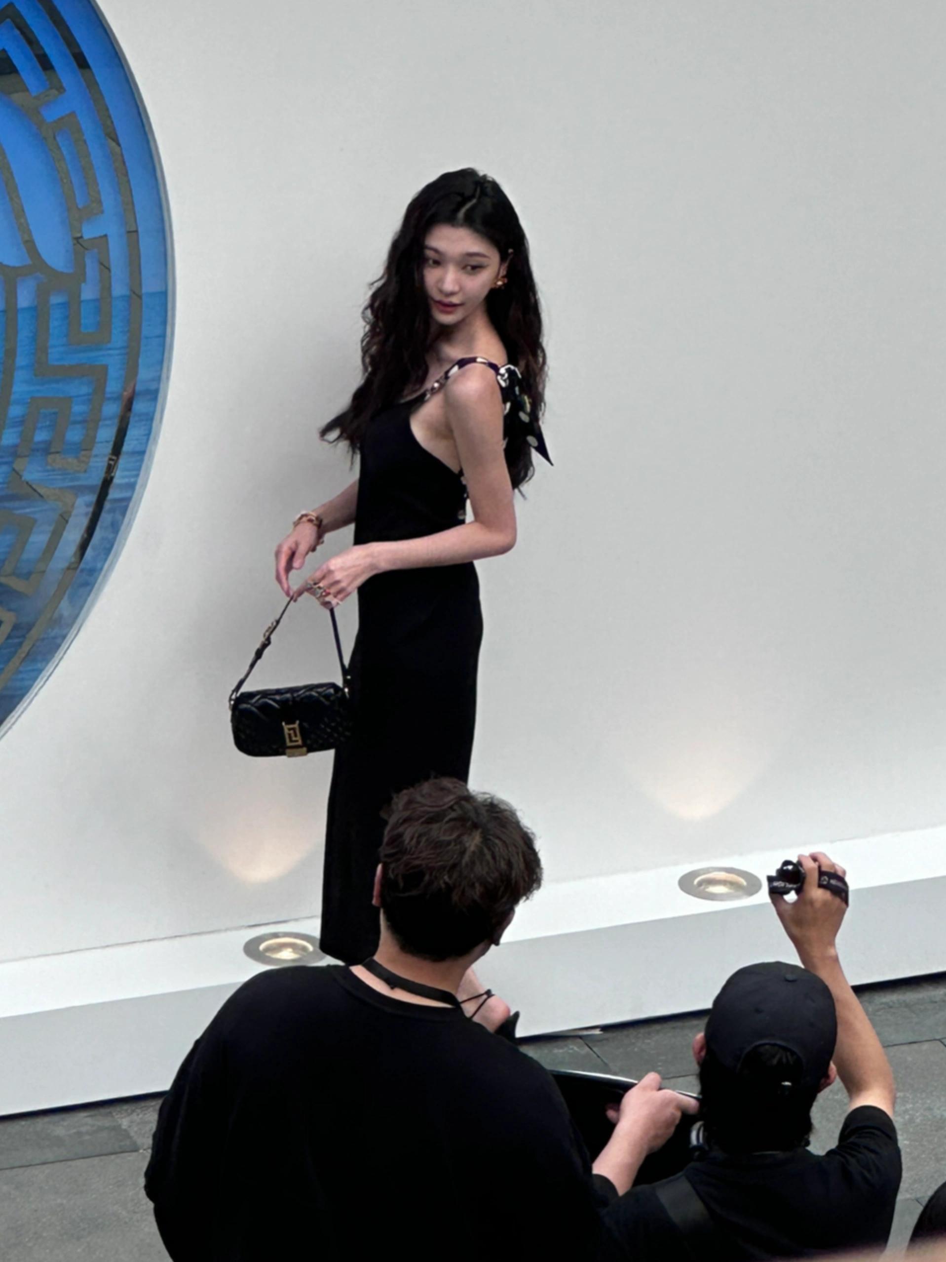 Yi Mengling's new brand cooperation with Versace is so beautiful and ...