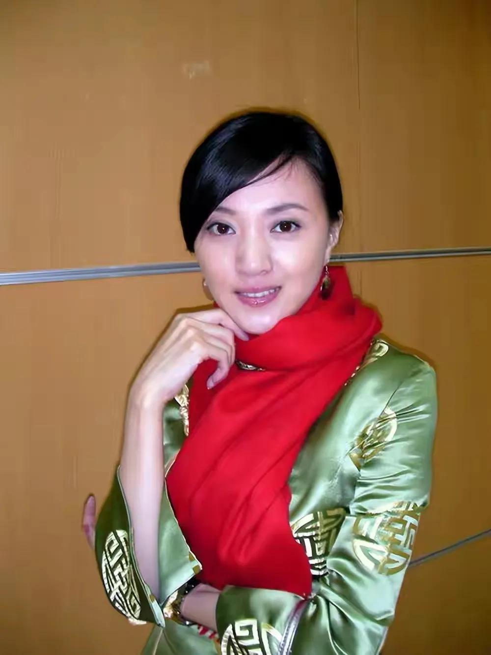 Jin Yuting: Appeared on CCTV Spring Festival Gala 5 times. When she was popular, she was ...