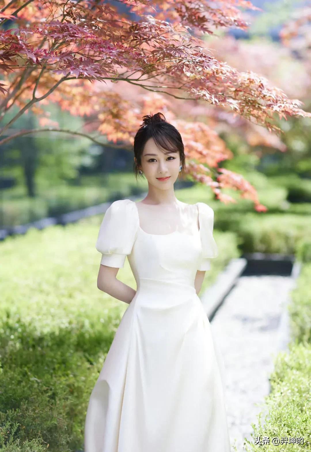 Yang Zi learns how to dress, learns how to dress with female stars ...