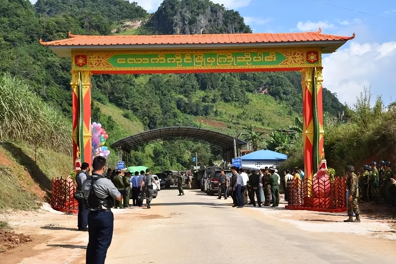 How scary is northern Myanmar? There is no flames of war, but it is a ...