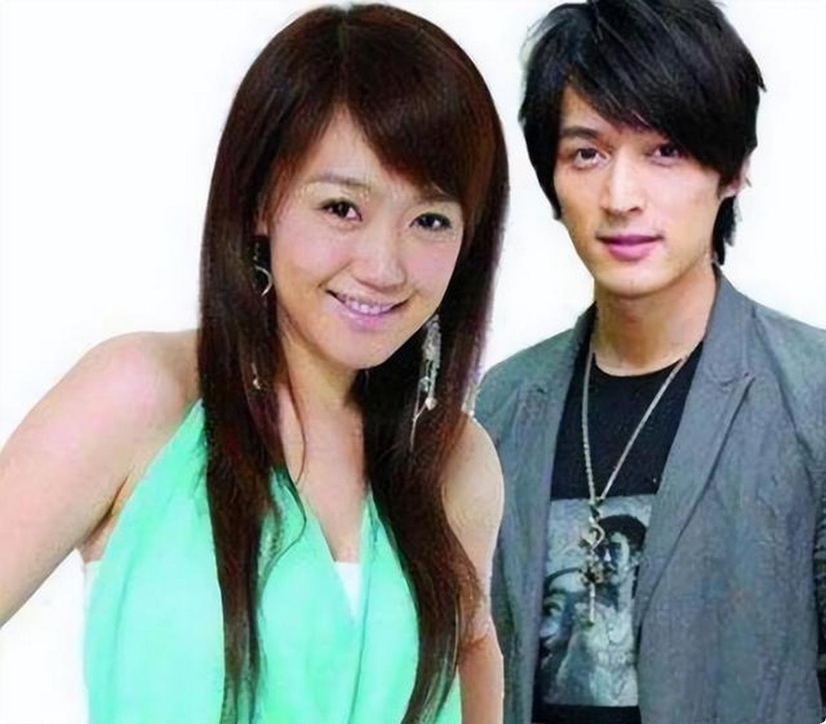 13 years have passed, the situation of Xue Jianing and Hu Ge, the gap ...