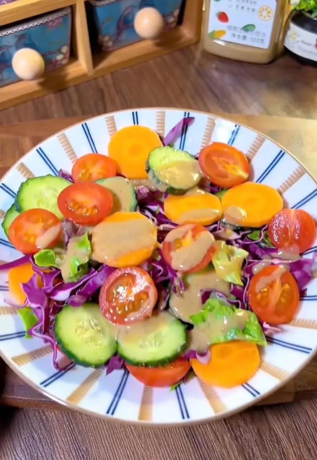 Low-calorie, low-fat, low-fat vegetable salad that does not grow meaty ...