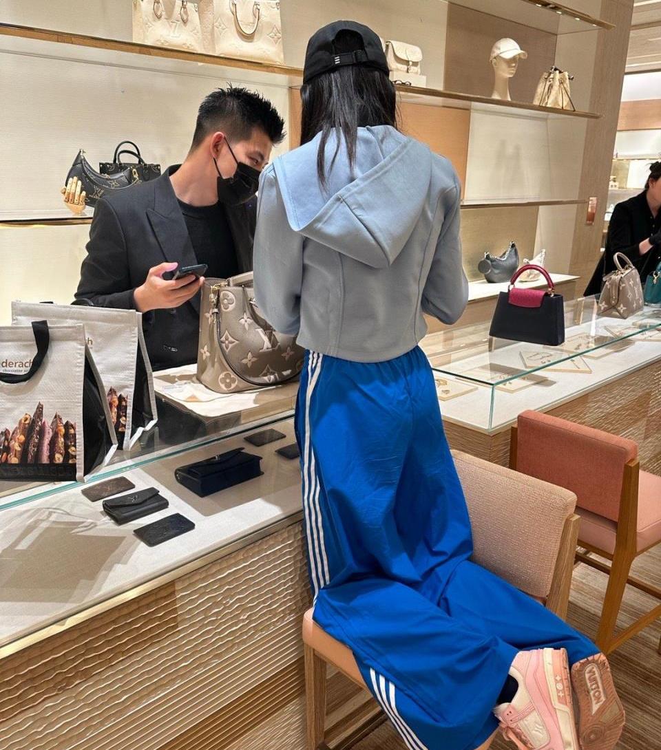 Wu Yanni is not afraid of rumors, dyes her hair yellow, shows off ...