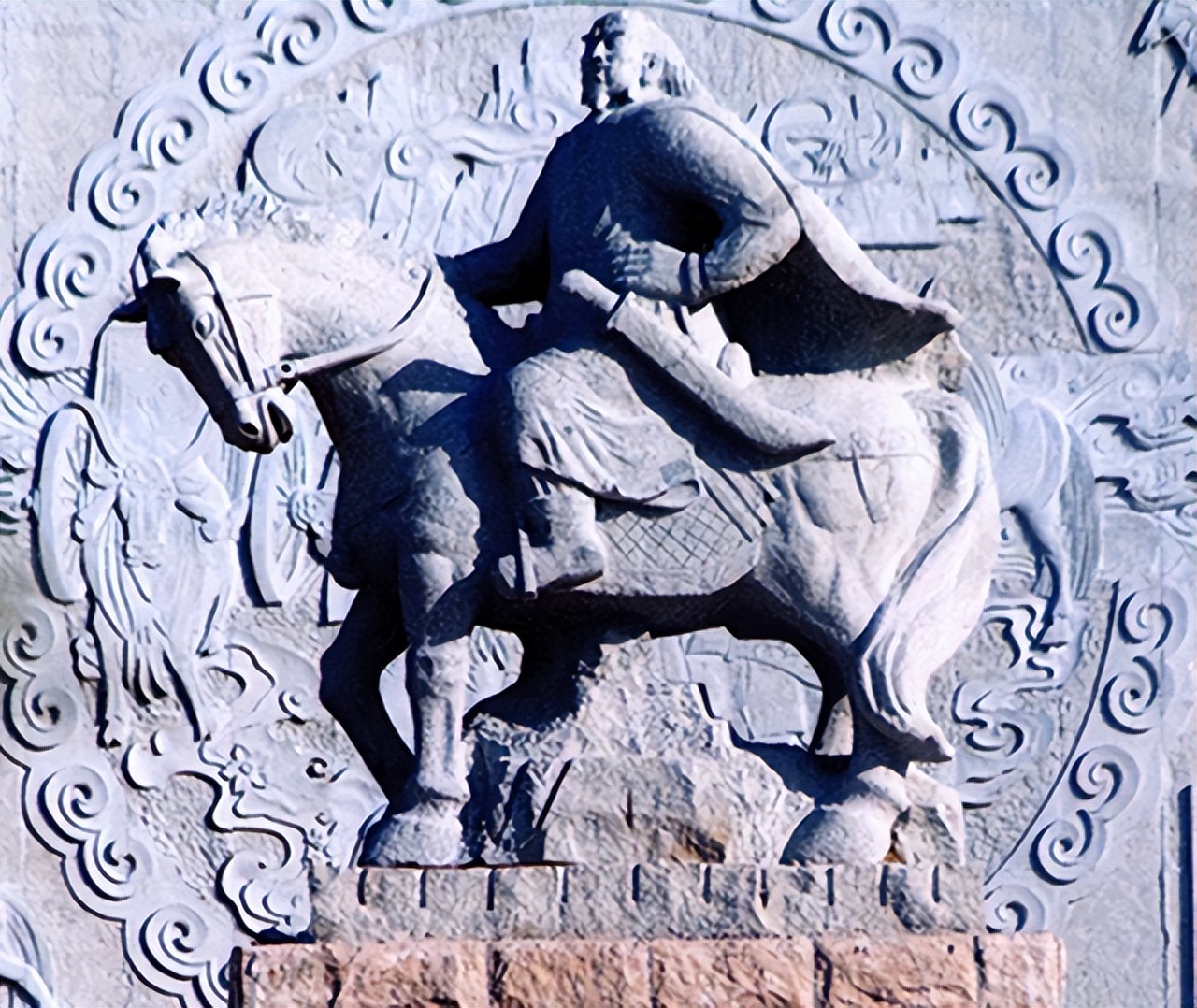 In 920 AD, what was the "dragon" shot by Yelu Abaoji, the founder of ...