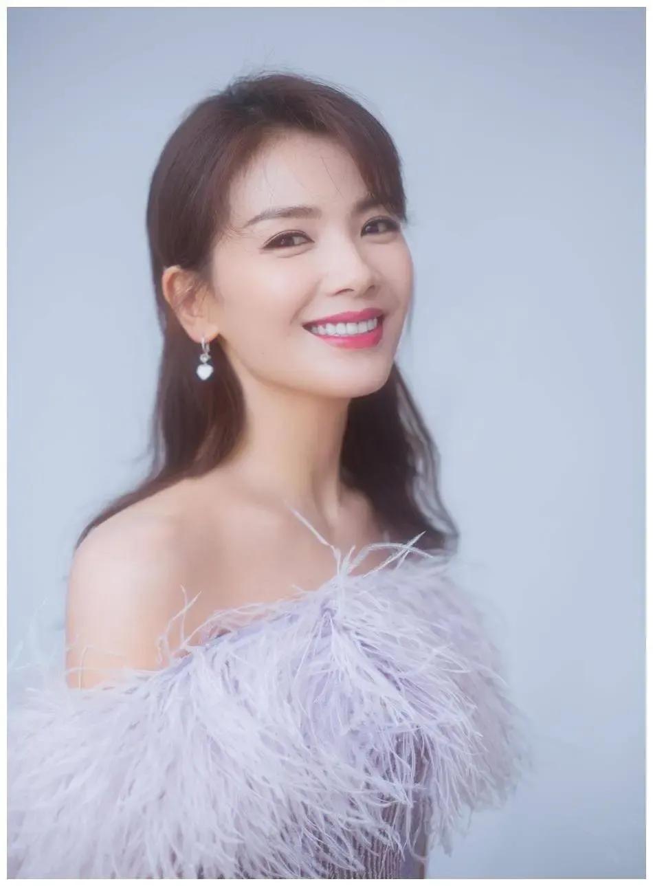 Liu Tao's Mid-Autumn Festival party is so beautiful, the taro purple ...