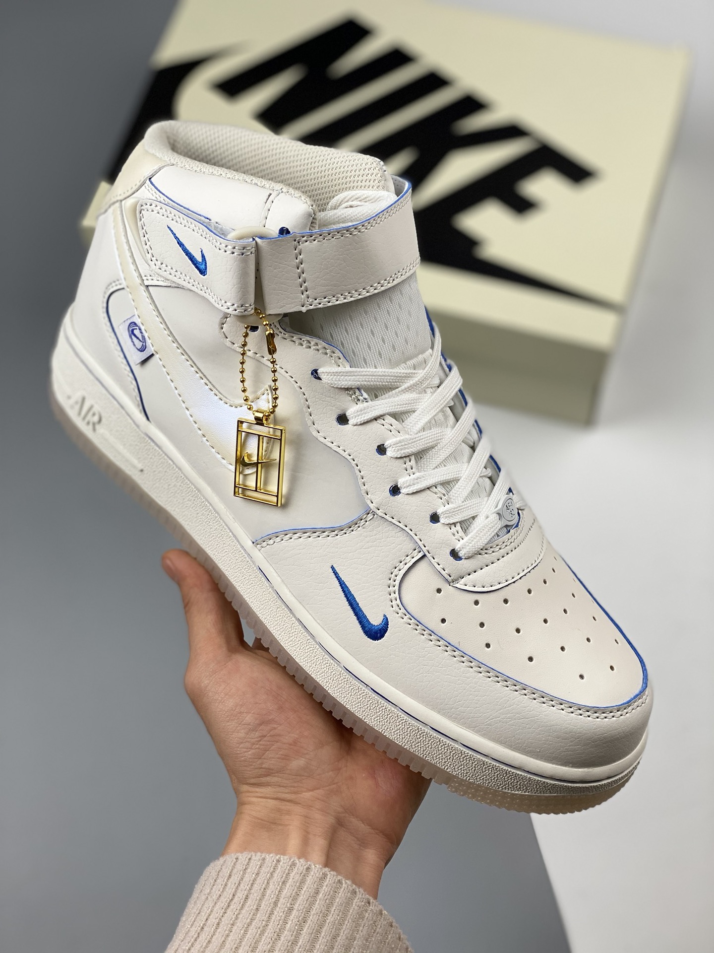 This pair of AF1 is inspired by the legendary sneaker from 1991! - iNEWS