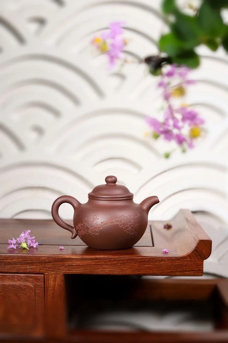 A master of pot making and pottery carving - Huang Ziying - iNEWS