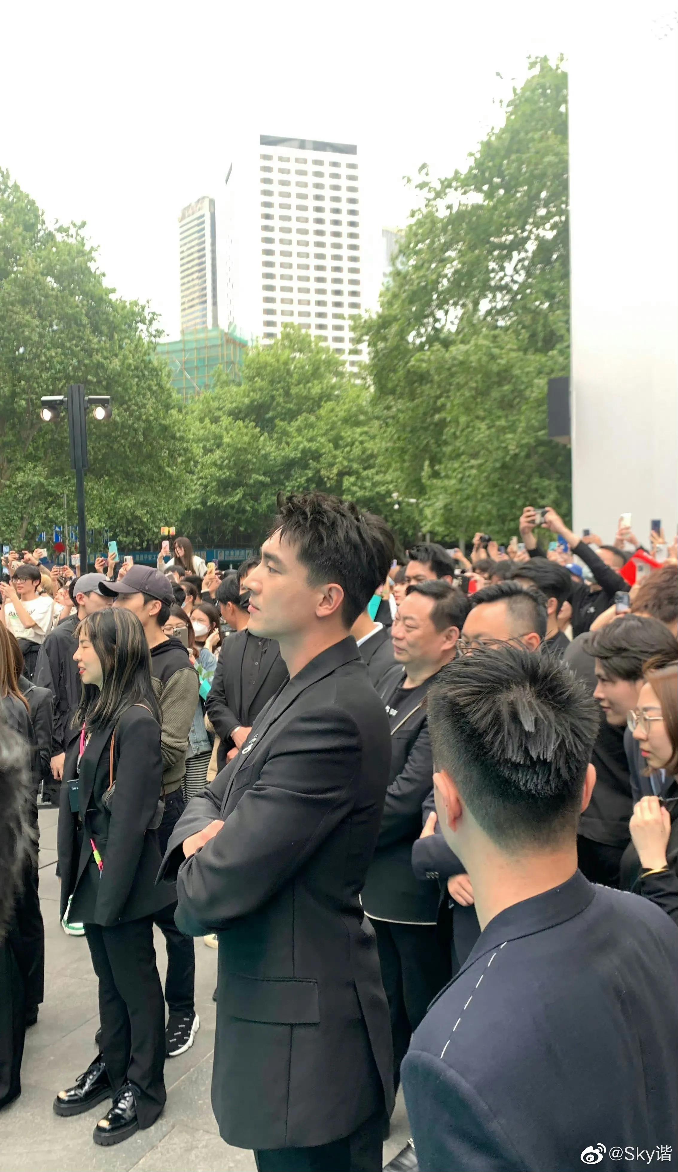 What Zhao Liying said is true! Lin Gengxin is really handsome when he ...