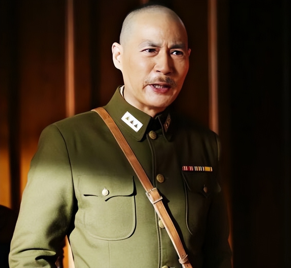 In 1949, Chiang Kai-shek's retreat plan aroused public outrage, and Lu ...
