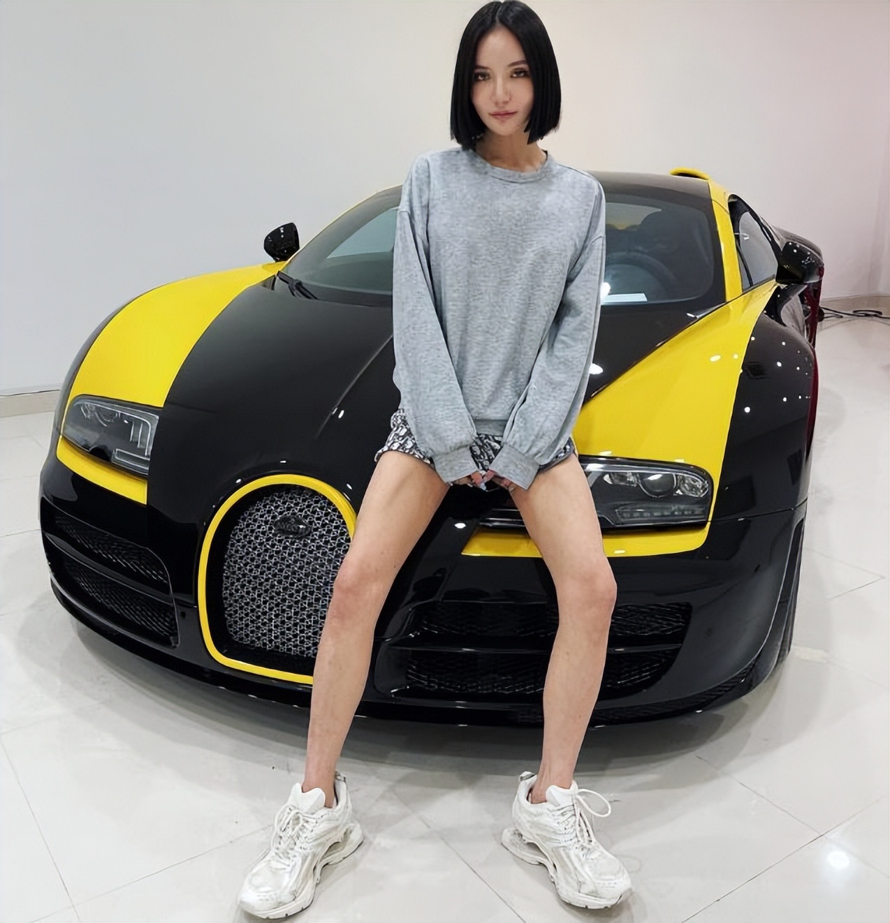 He Youjun's ex-girlfriend Lin Huili took her son to see Ronaldo, and ...