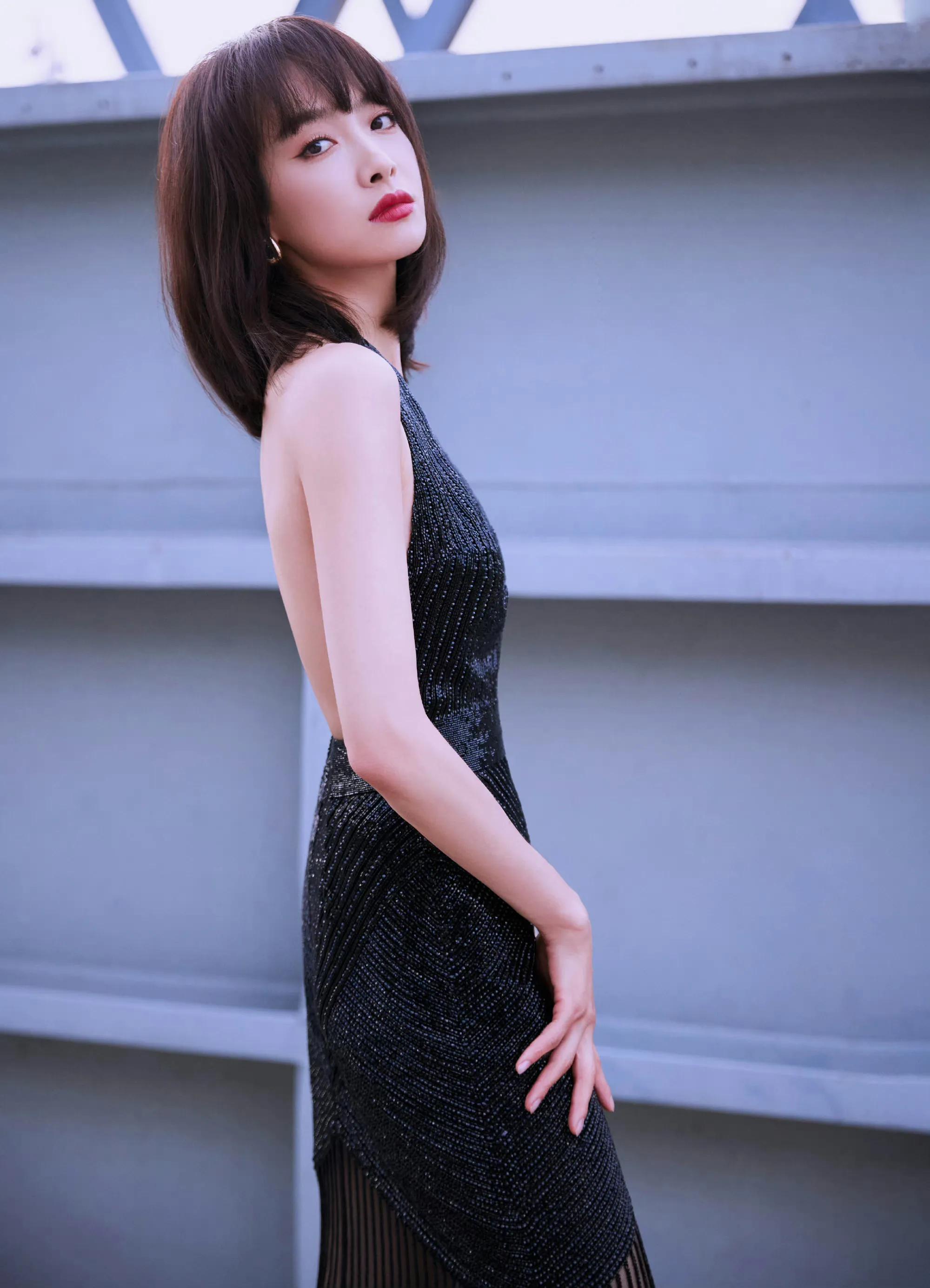 In the GQ red carpet fight, Yang Mi and Yang Ying lost to Li Yitong ...