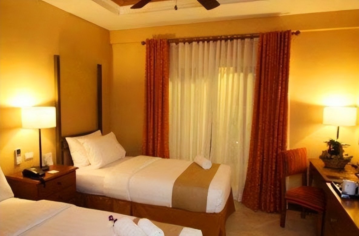 Why do many people now stay in hotels and spend the night in bathing ...