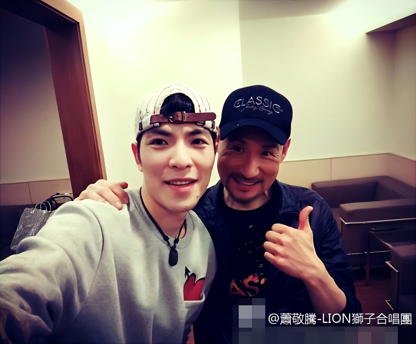 Intimate photo of Xiao Jingteng and his friends Yang Zi, Jay Chou ...