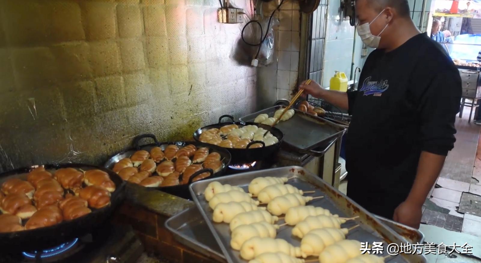 Xiamen Fudai has been making fried bread for 30 years. The average ...