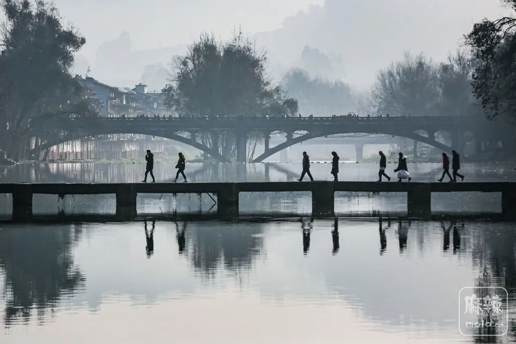 Writing inward and Expressing Outward - An Analysis of Huang Zhong's ...