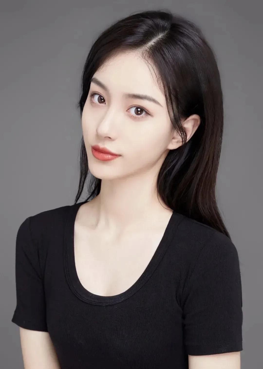 Muyu Chunfeng shares pictures of beautiful women (Ep. 117) - iNEWS