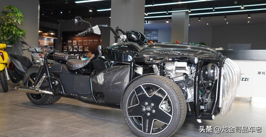 The domestic domineering inverted three-wheeled LV Blue Shield LD1800ZD ...