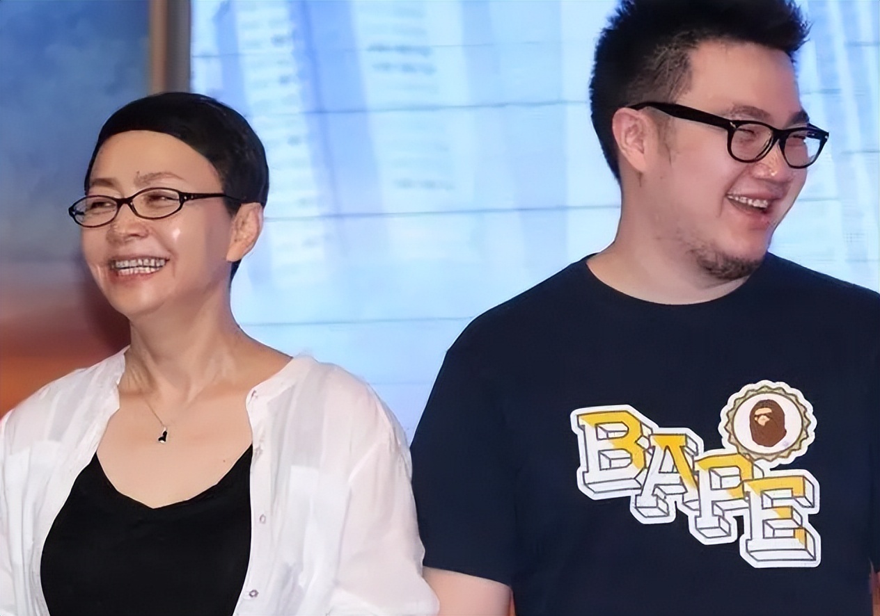 Talented girl Liang Huan: Married to Yingda for 26 years, life is hard to describe - iNEWS