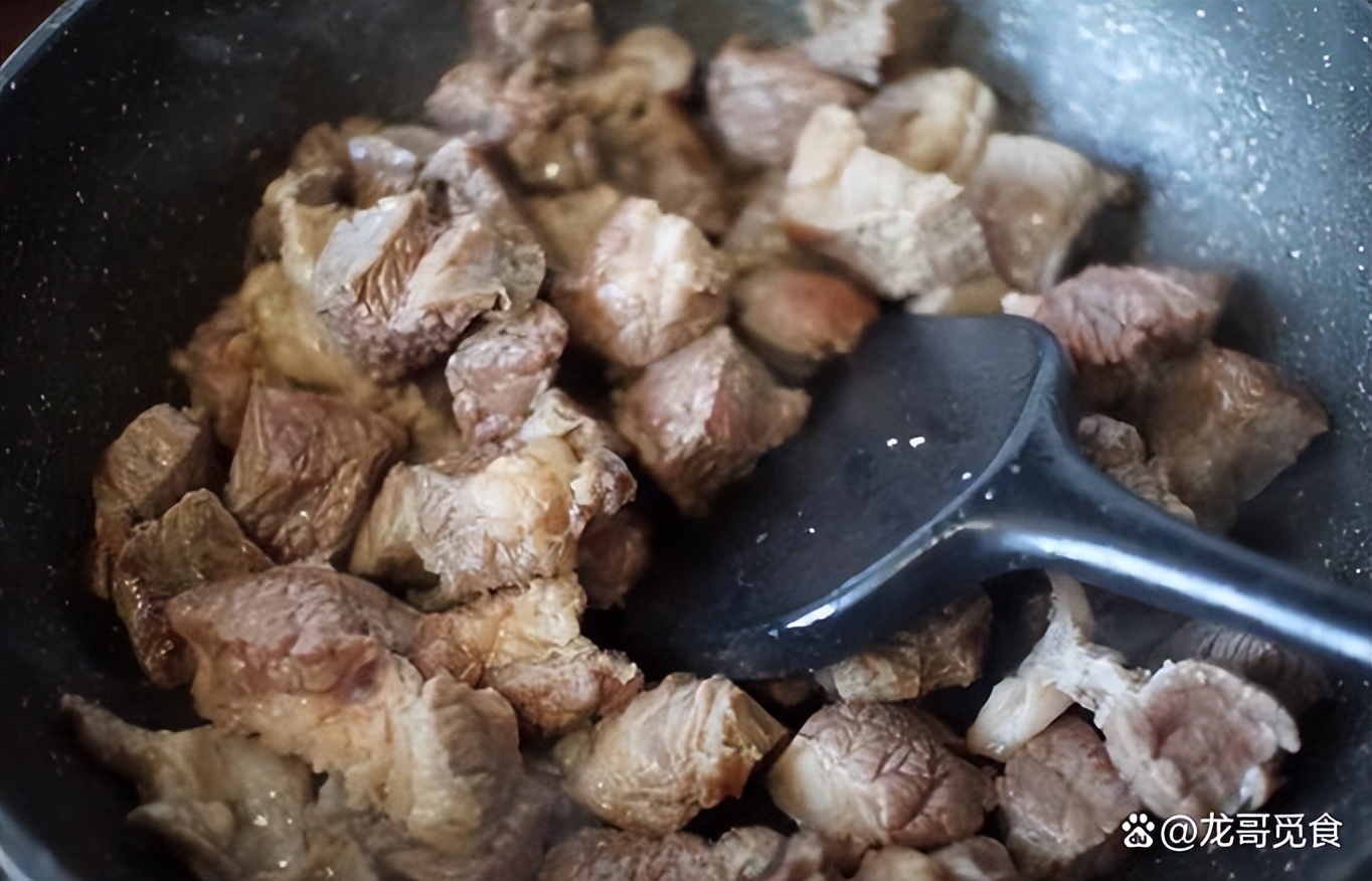 Stewed beef with white radish, after eating, you will know what a ...