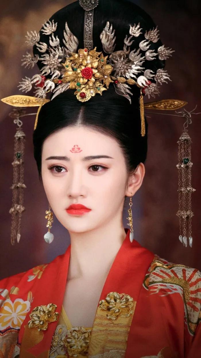 Jing Tian, Shen Pearl - iNEWS