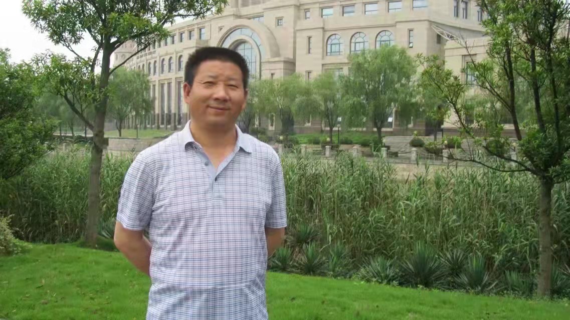 Li Zhiping: Comprehend the poetic life from the hasty years——On Mr. Liu ...