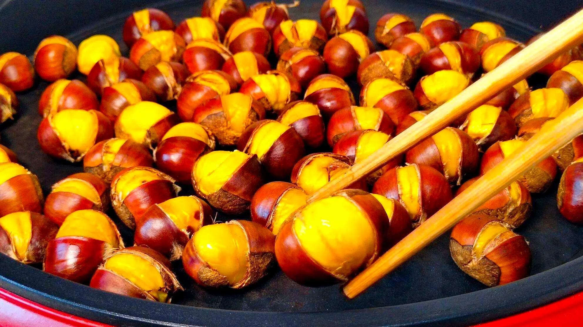 Late autumn in October is a good time to eat chestnuts - iNEWS