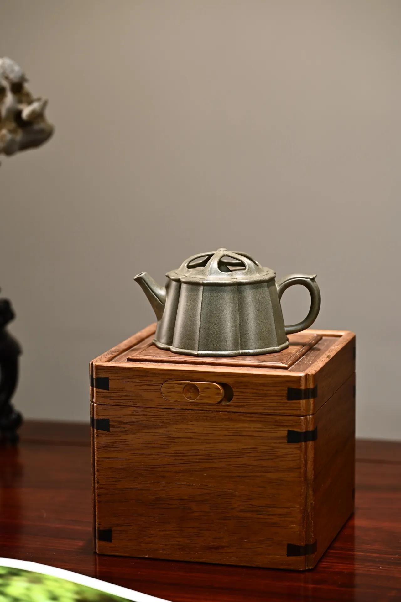 Exquisite workmanship, raw ore purple clay teapot - iNEWS