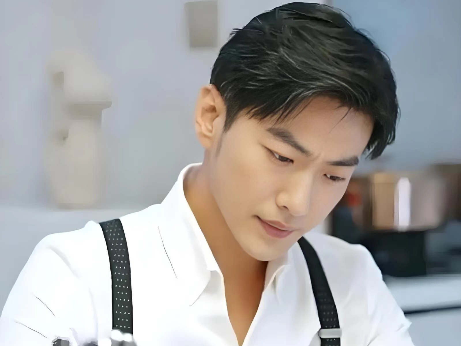 Yu Long, the male god of short dramas, is a legend forged with justice ...