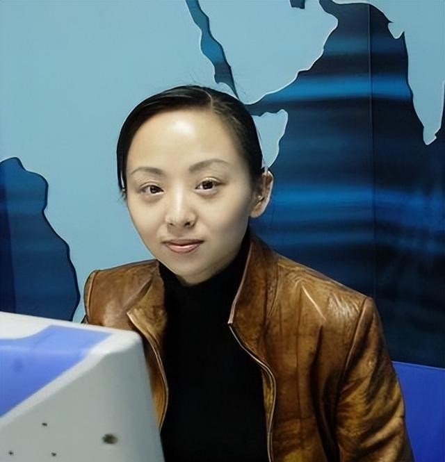 The deaf-mute lead dancer of the Thousand-Armed Guanyin was pursued by ...