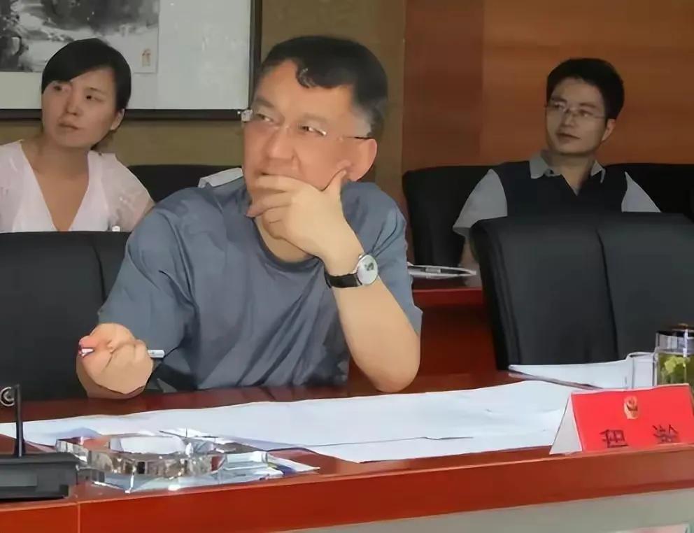 The chaos of private life, coupled with the appearance of a mysterious ...